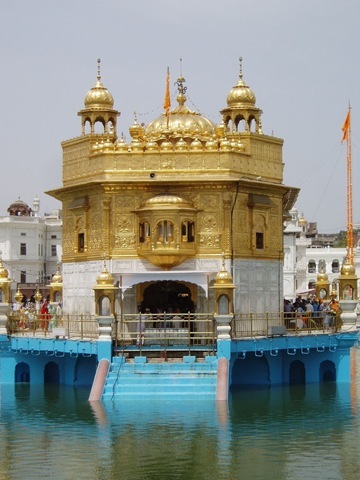 Amazing World: The Greatest Temples of the World